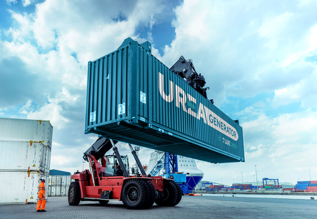 Urea Generator Blends AUS40 Onboard | Fluechem